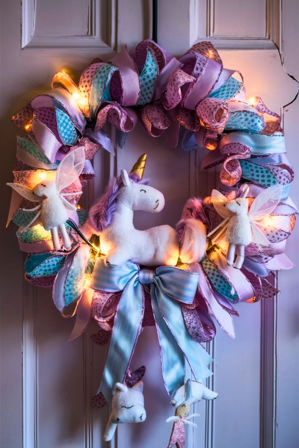 15 Ribbon Wreath DIY [For Every Ocassion] – craftydiyers.com